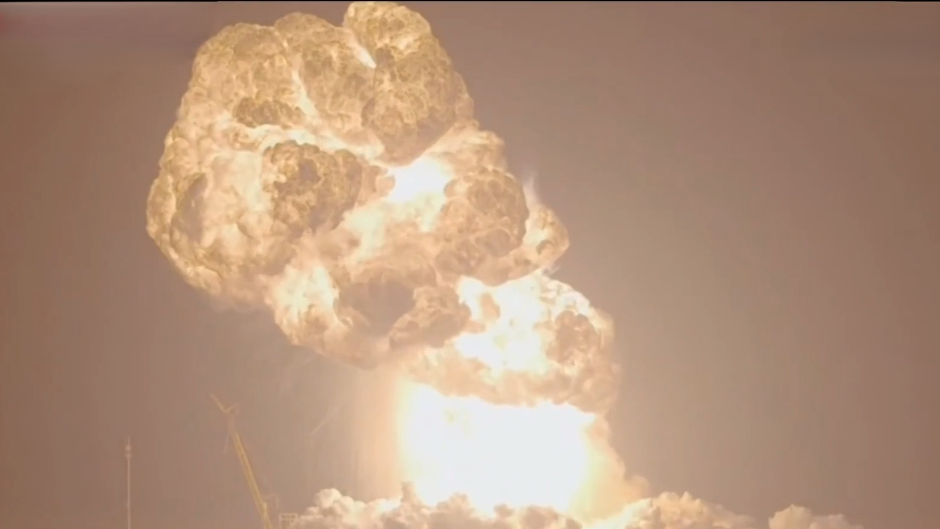 SpaceX rocket explodes during pre-flight test