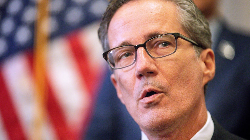 Acting Texas comptroller explains why he should keep the position ...