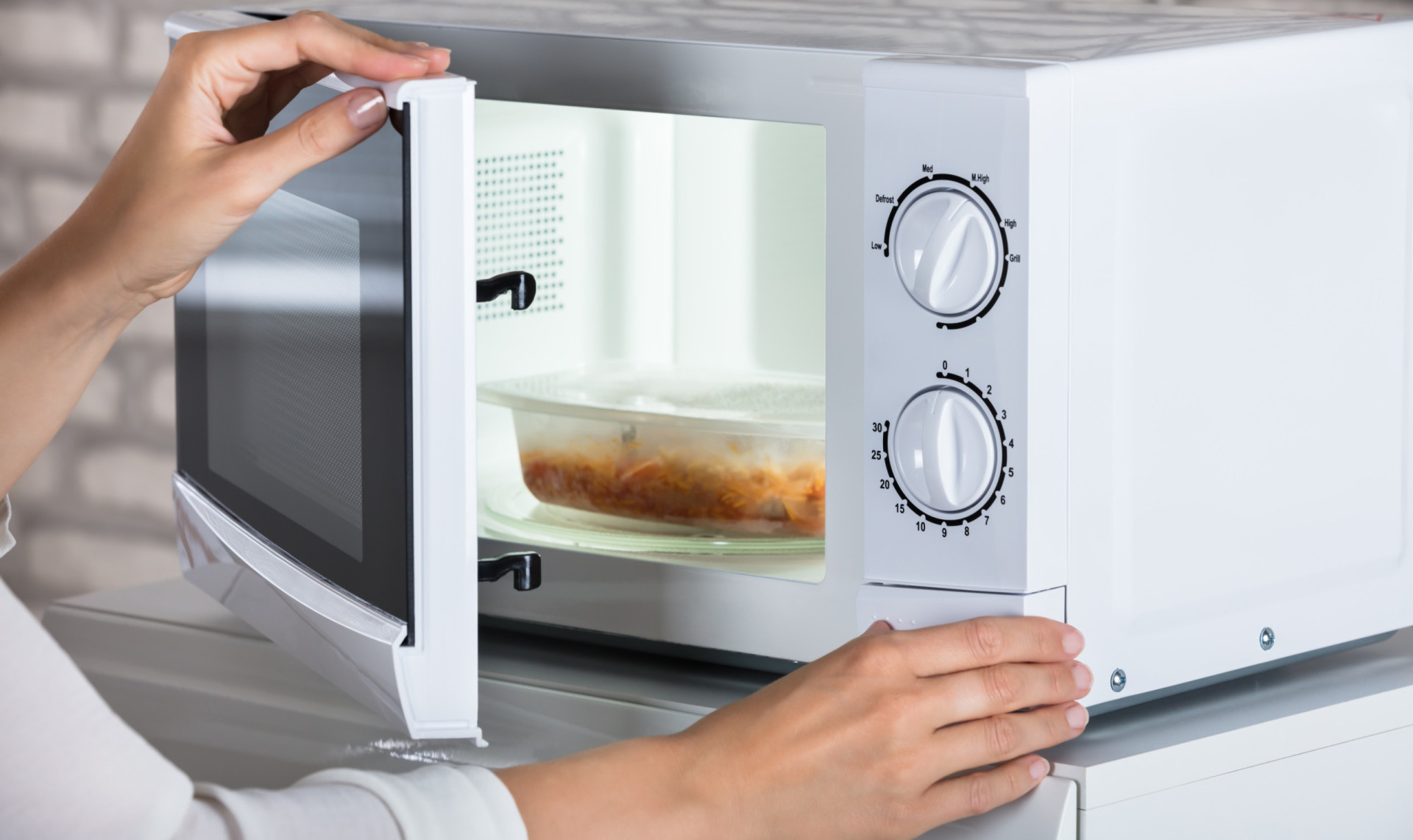 Ces plats qu'il ne faut surtout pas réchauffer au micro-ondes