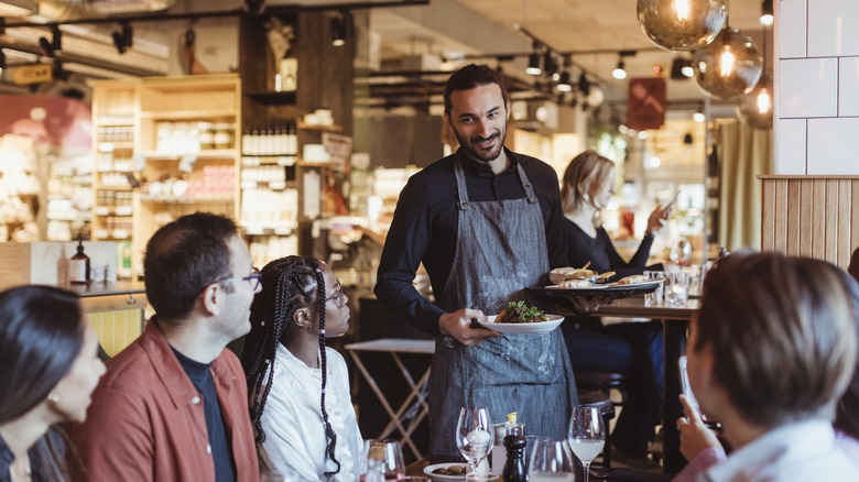 Never Make The Mistake Of One-Timing Your Server When Dining Out