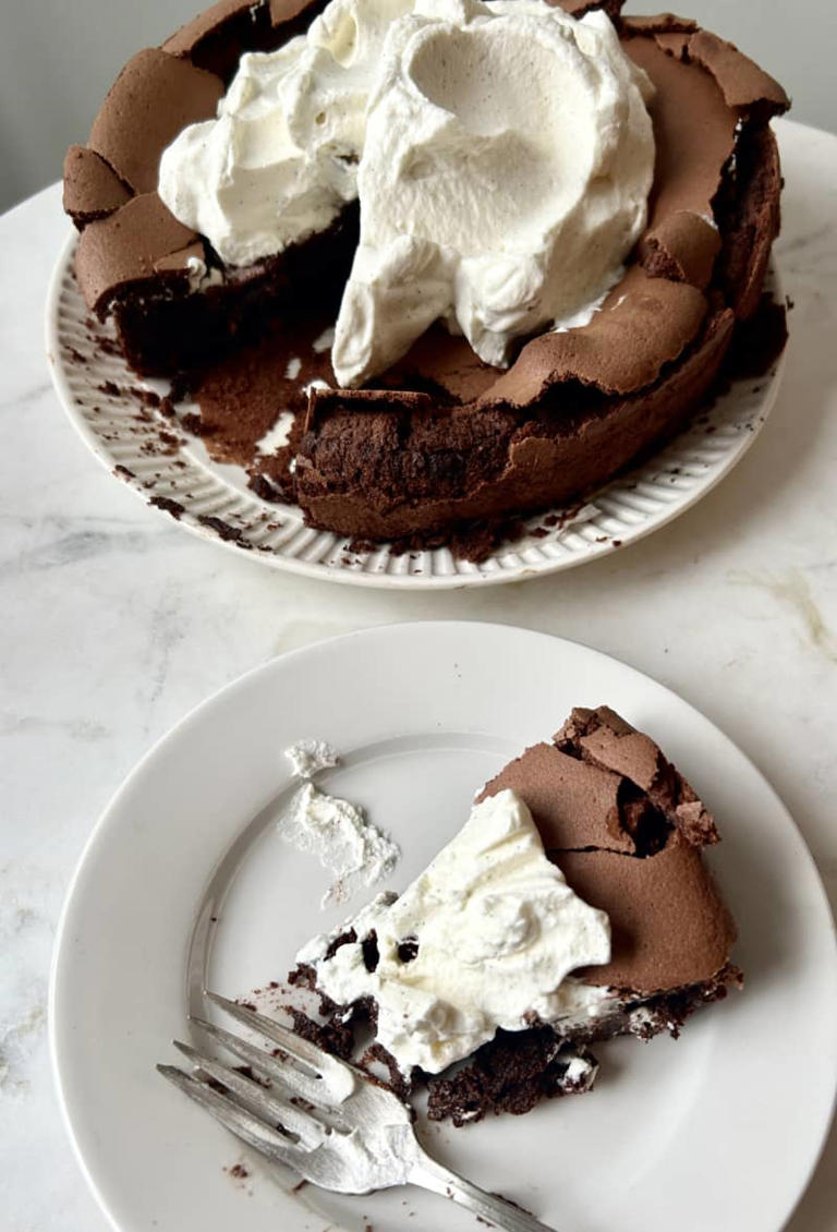 Chocolate "Cloud Cake" Is the Most Delicious Cake I've Ever Tried ...