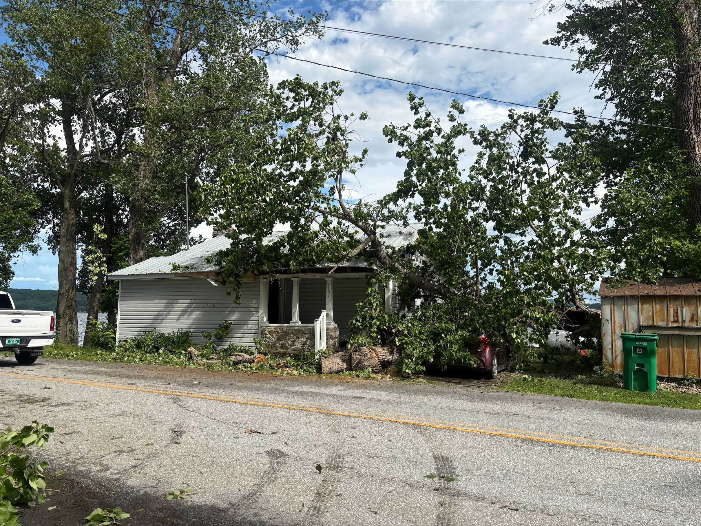 Crews respond to gas leak after tree falls on home in St. Albans Town