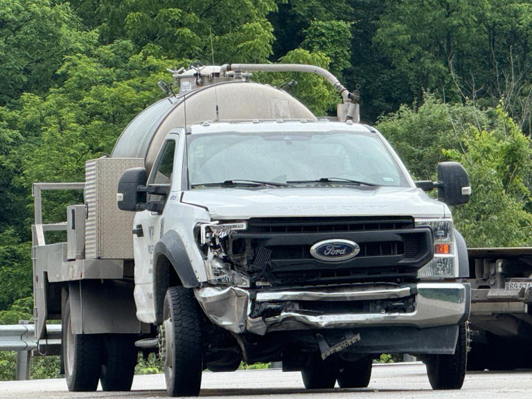 2 hospitalized in wreck near Harrison/Doddridge county line