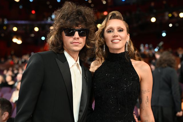 Miley Cyrus Bonds over Being 'Cougars' with Her Mom Tish and Sister Brandi