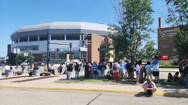 Wyoming man charged after national debate tournament evacuation in Des ...