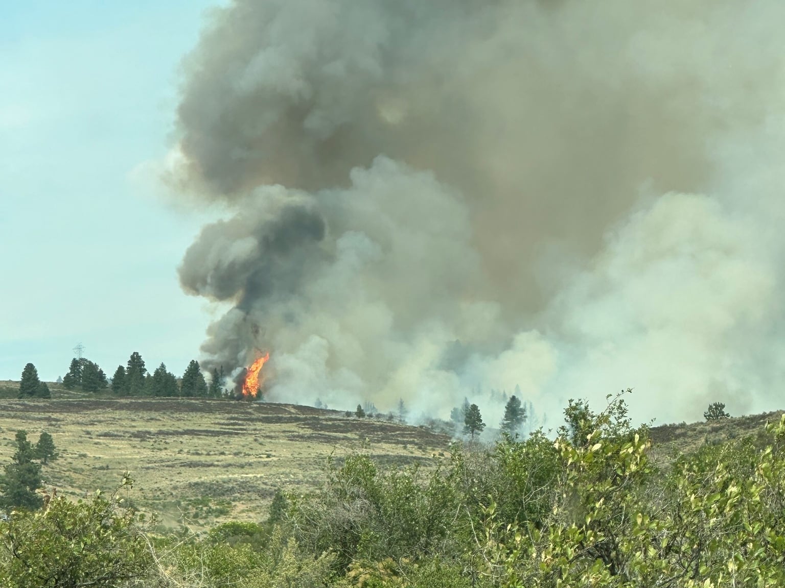 Evacuations ordered as Colockum brush fire near Ellensburg spreads to ...