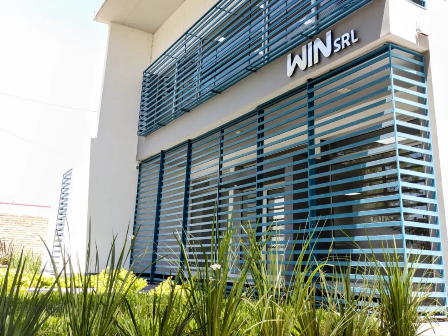 DIRECTV y WIN SRL: liderazgo en entretenimiento satelital y digital en la región litoral