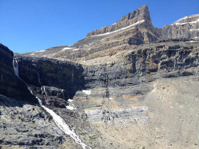 1 found dead, 3 taken to hospital following rockfall near Bow Lake in ...