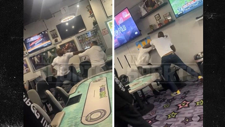 Adrian Peterson Signs With Celebrity Boxing, Set To Fight Poker Rival ...