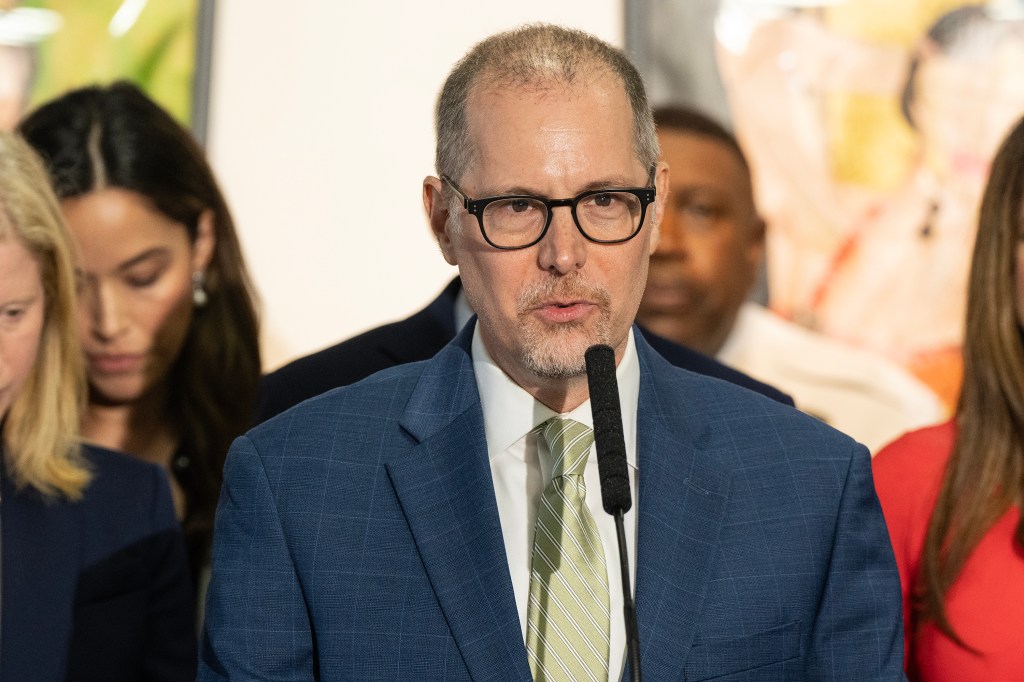 NYC comptroller frontrunner backed by MAGA supporter after he campaigns ...