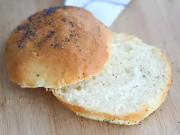 Homemade burger buns (buns)