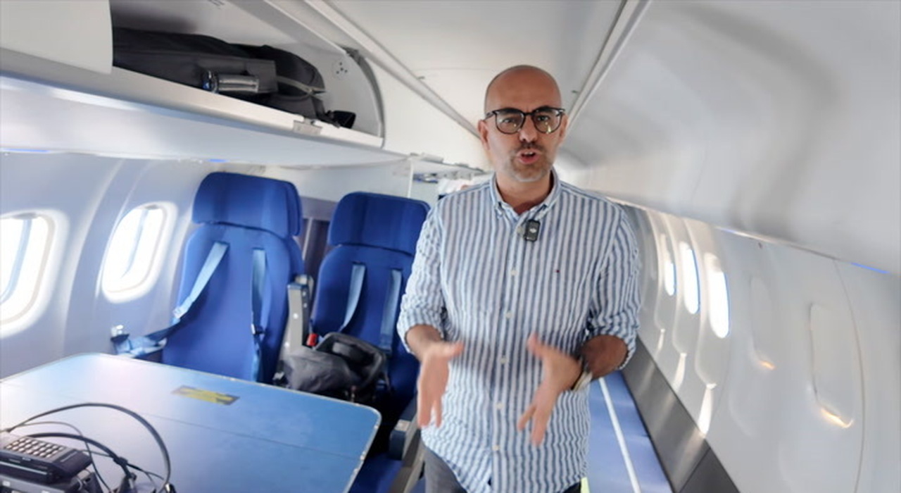 Atr 72, l'aereo "invisibile" della Guardia di finanza: così corrieri di ...