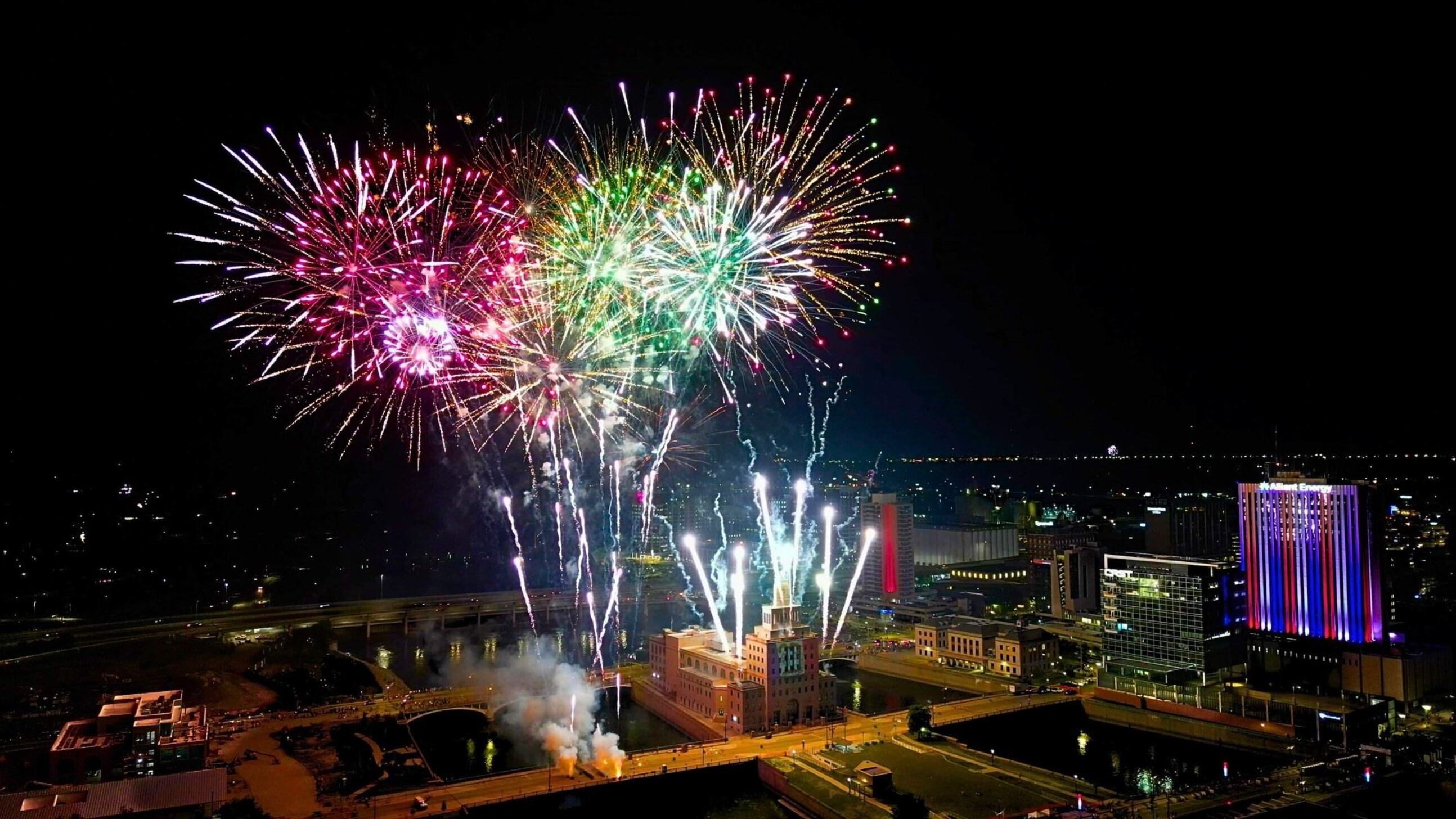Where to catch 2025 fireworks shows in eastern Iowa
