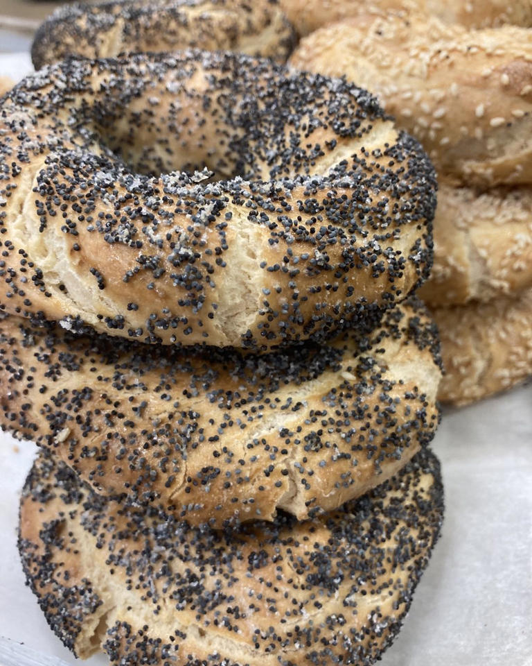 After 3 Decades, Solly's Bagels Says Goodbye to West Broadway