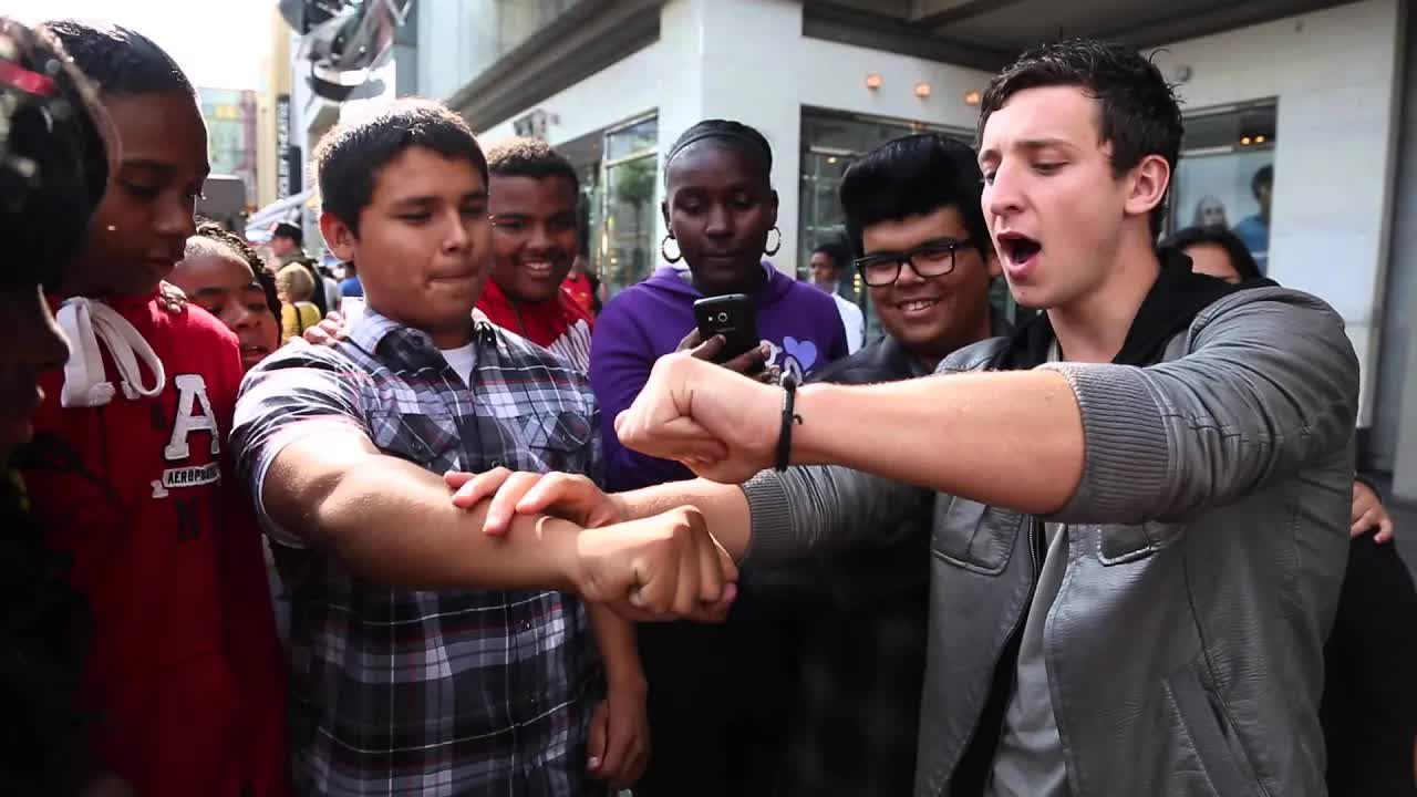 Freaky voodoo magic trick with Julius Dein