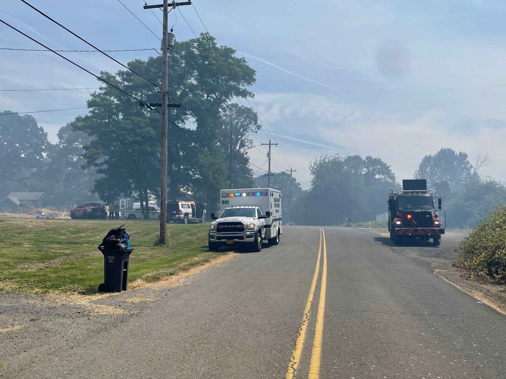 Brush fire briefly forces neighbors along St. Helens street to evacuate