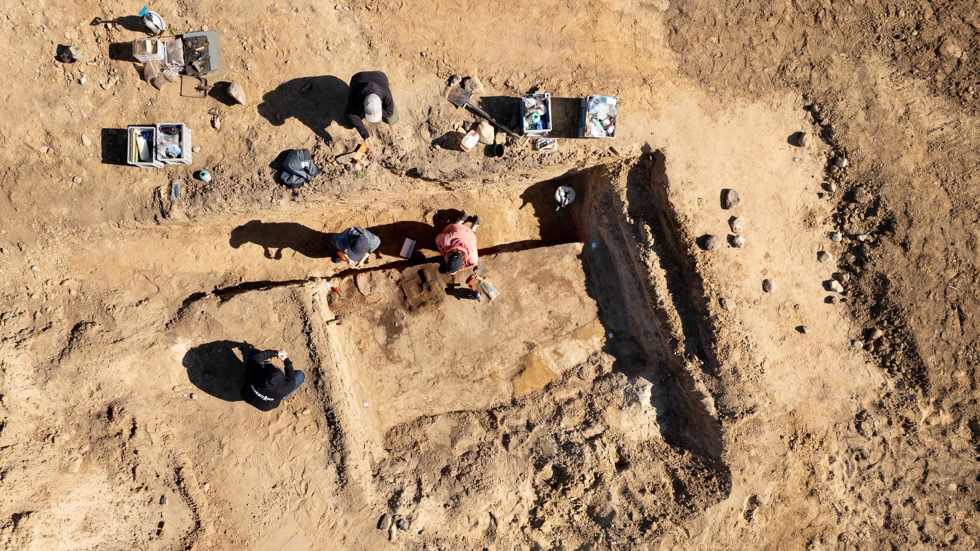 Viking Age burial of chieftain with 'enormous power' found in Denmark ...