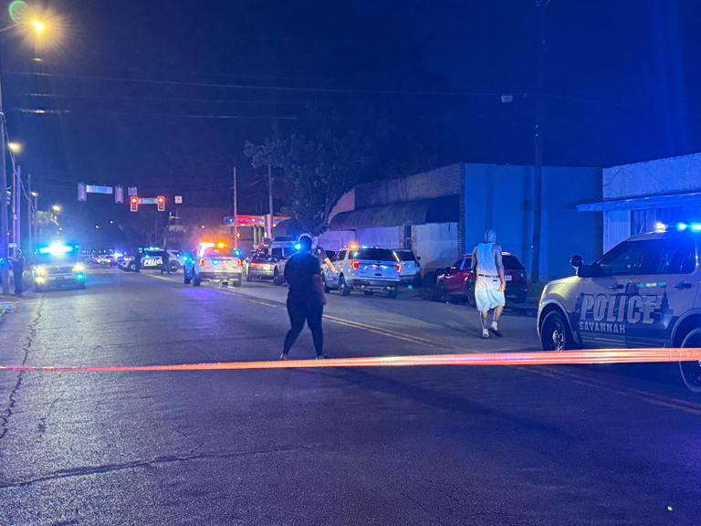 1 man dead, 1 man injured in shooting on Montgomery and Henry St.
