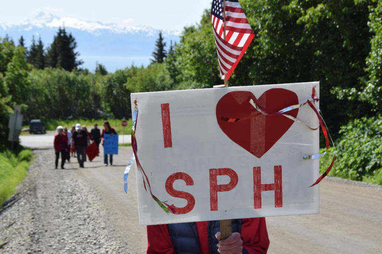 Homer residents rally in support of South Peninsula Hospital and Medicaid