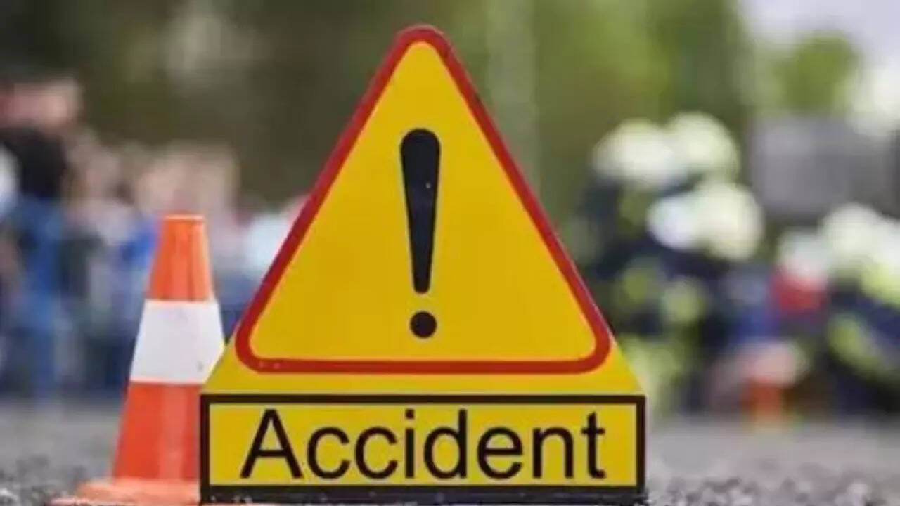 West Bengal accident: 9 dead in car-truck collision in Purulia; victims ...