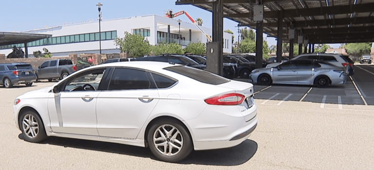 Unmarked cars of federal agents, local authorities cause confusion and fear