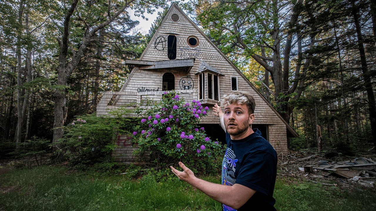 Exploring An Alien House Adventure