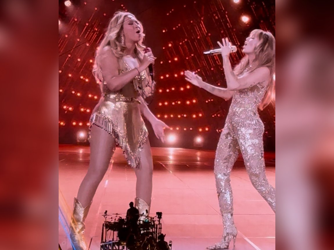 Surprise in Paris! Miley Cyrus joins Beyoncé on stage