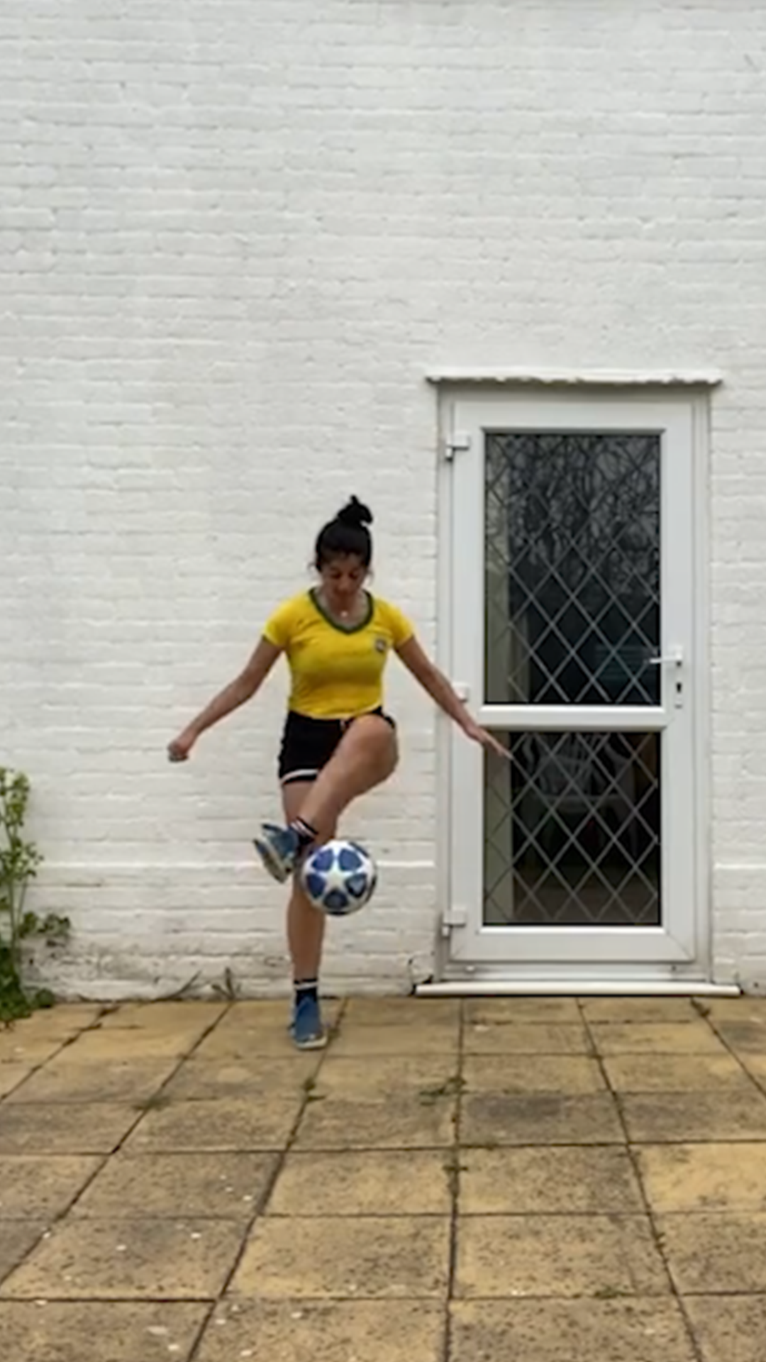 The Most Popular Ball Juggling Tricks Among Freestylers Worldwide – Soccer