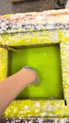 Colorful And Satisfying Wax Hand Art — A Mesmerizing Process