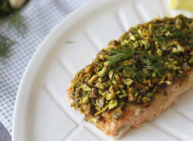Salmon in pistachio crust