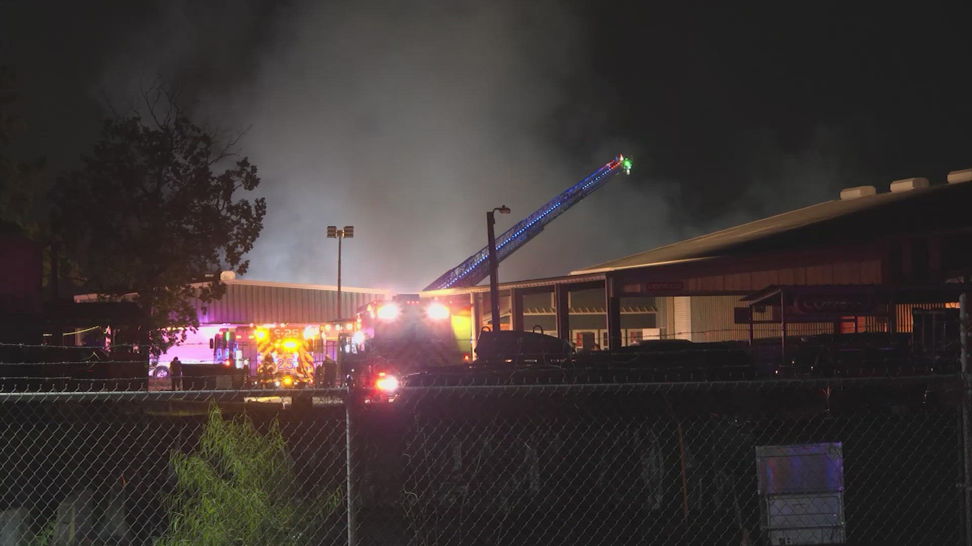 Massive storage facility fire contained in northwest Harris County