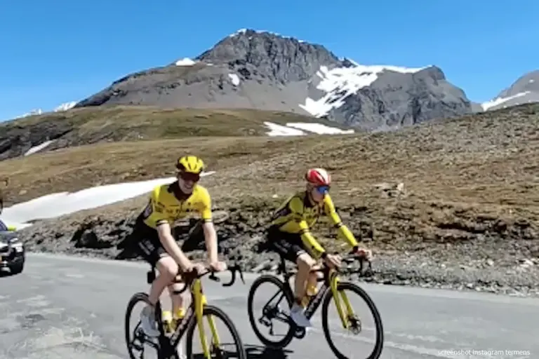Testen Vingegaard en Visma | Lease a Bike iets nieuws op hoogtestage ...