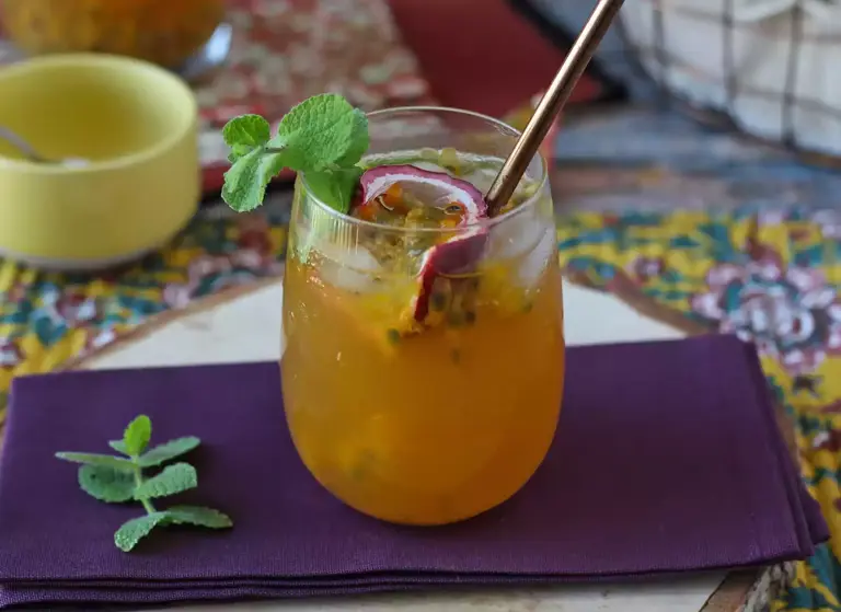 Té helado de fruta de la pasión, la bebida perfecta para el verano
