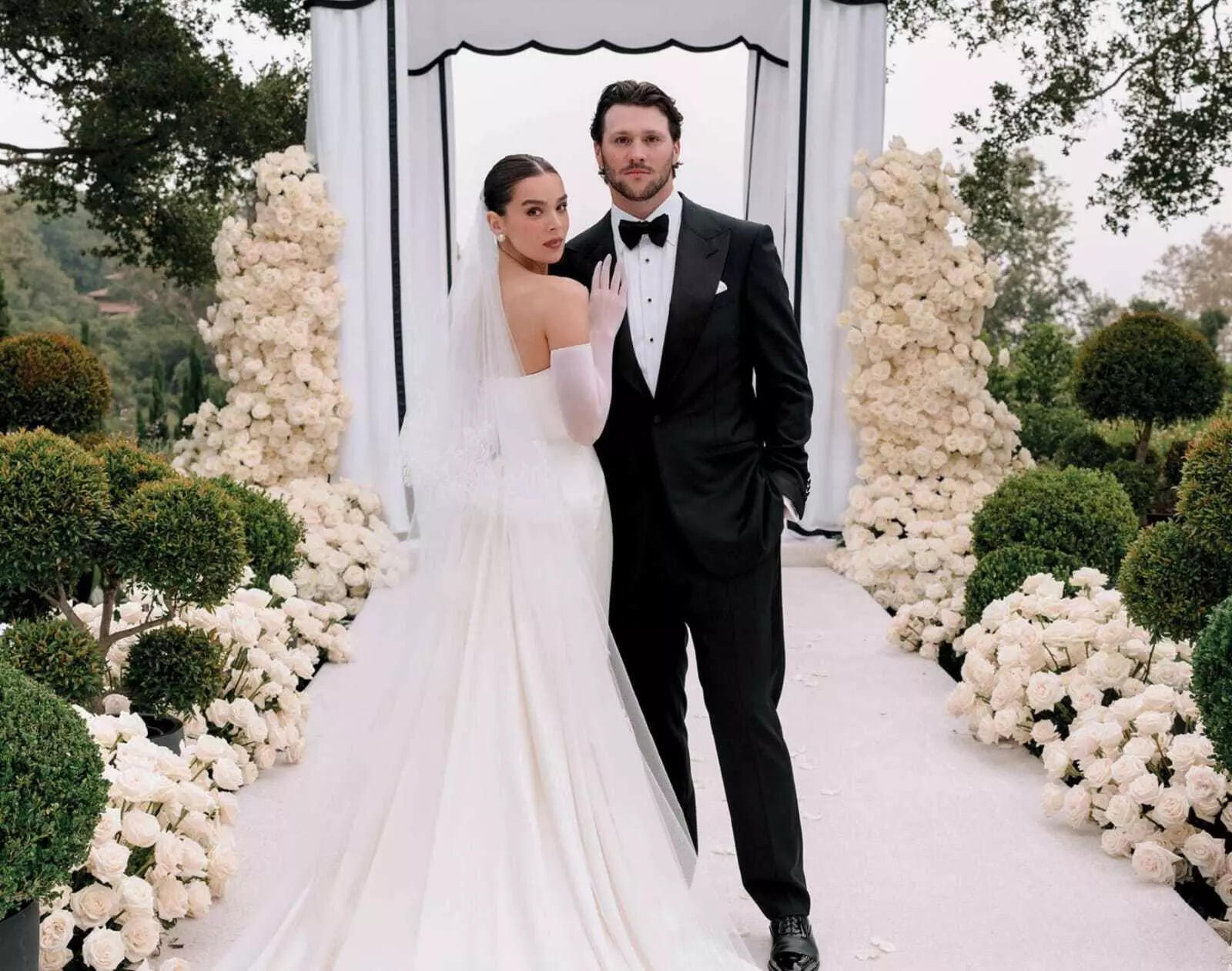 Josh Allen’s fairytale wedding may spell disaster for the Bills—has ...