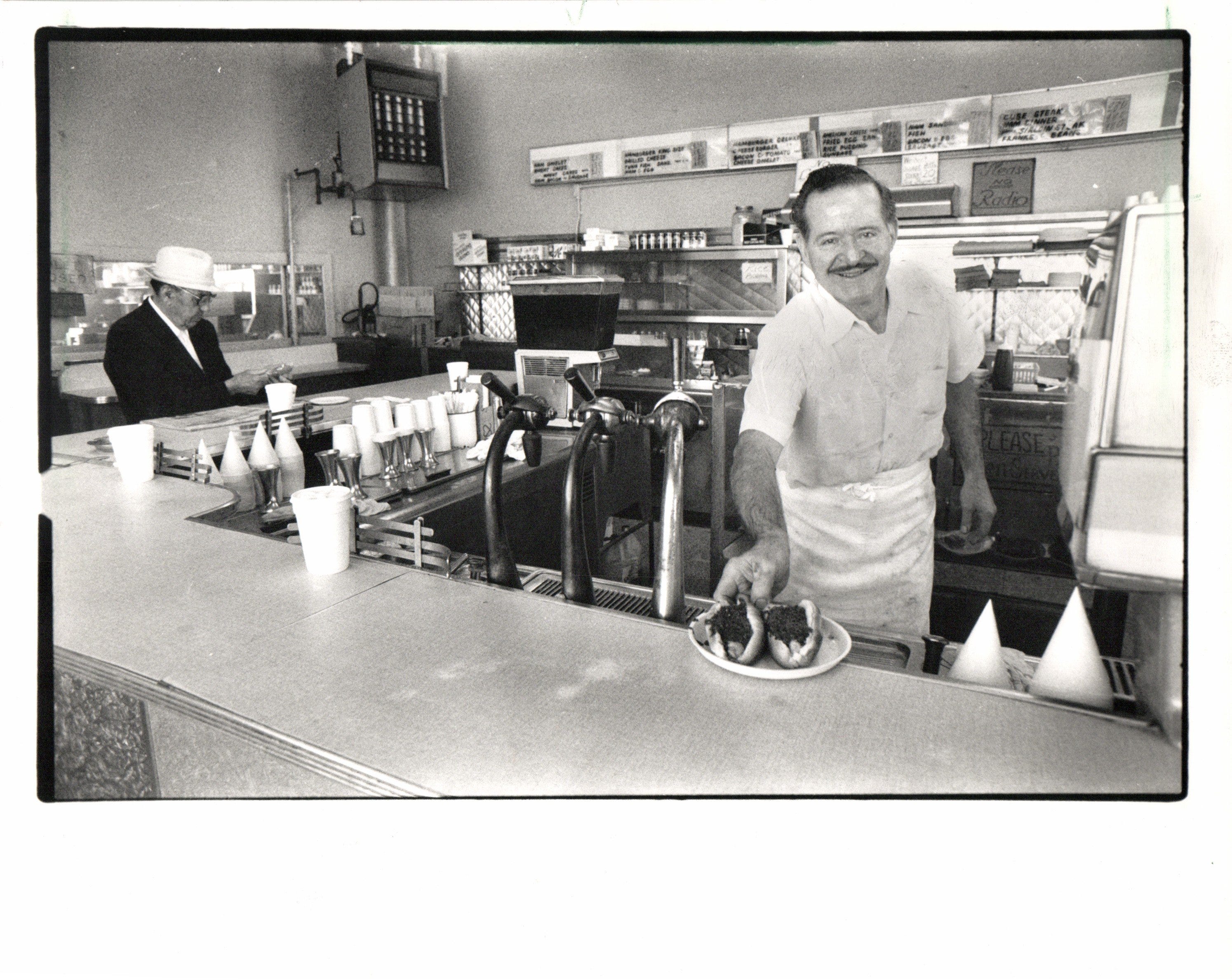 Detroit Coney dog controversies: 4 battles over the iconic dog you may ...