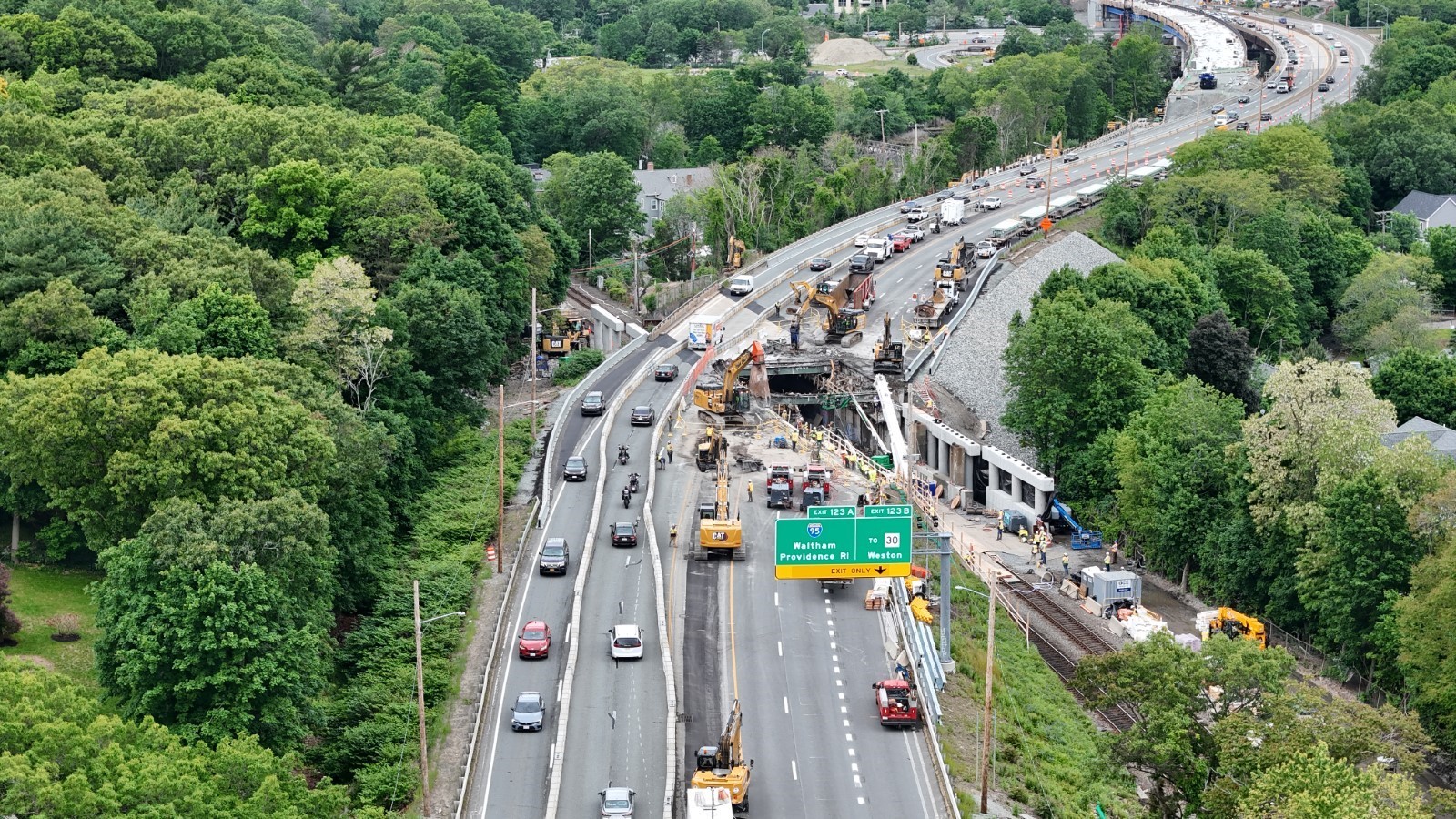 Mass. Pike lane closures in effect this weekend. Here's what to know
