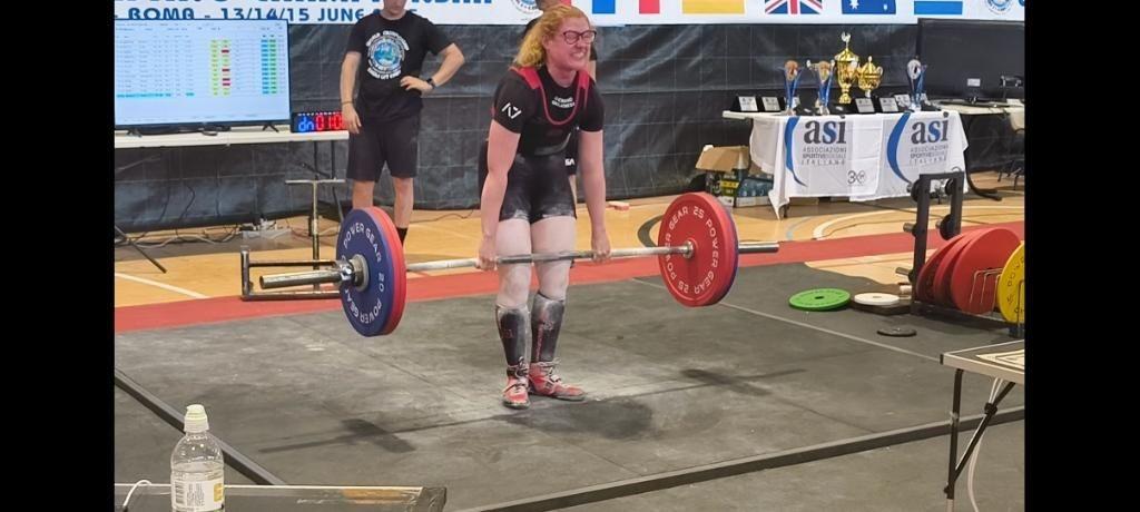 Rushden woman is crowned world powerlifting champion