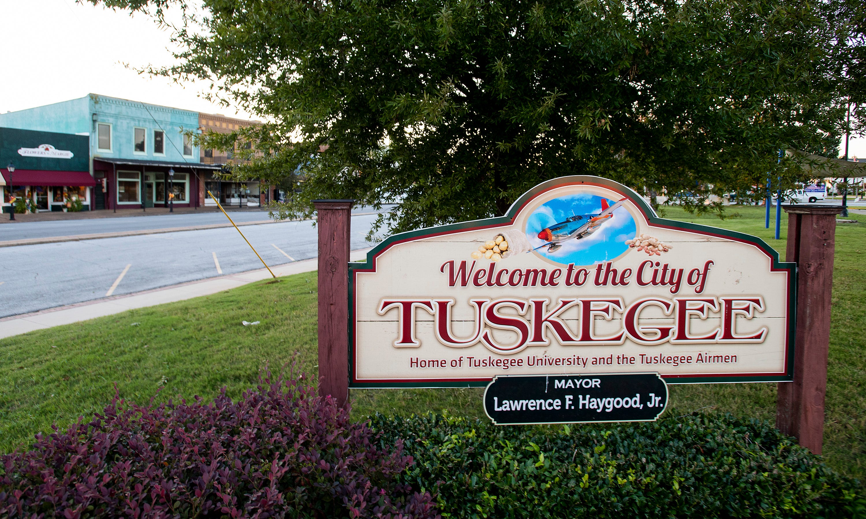 160-year-old Tuskegee newspaper to remain in business after purchase by ...