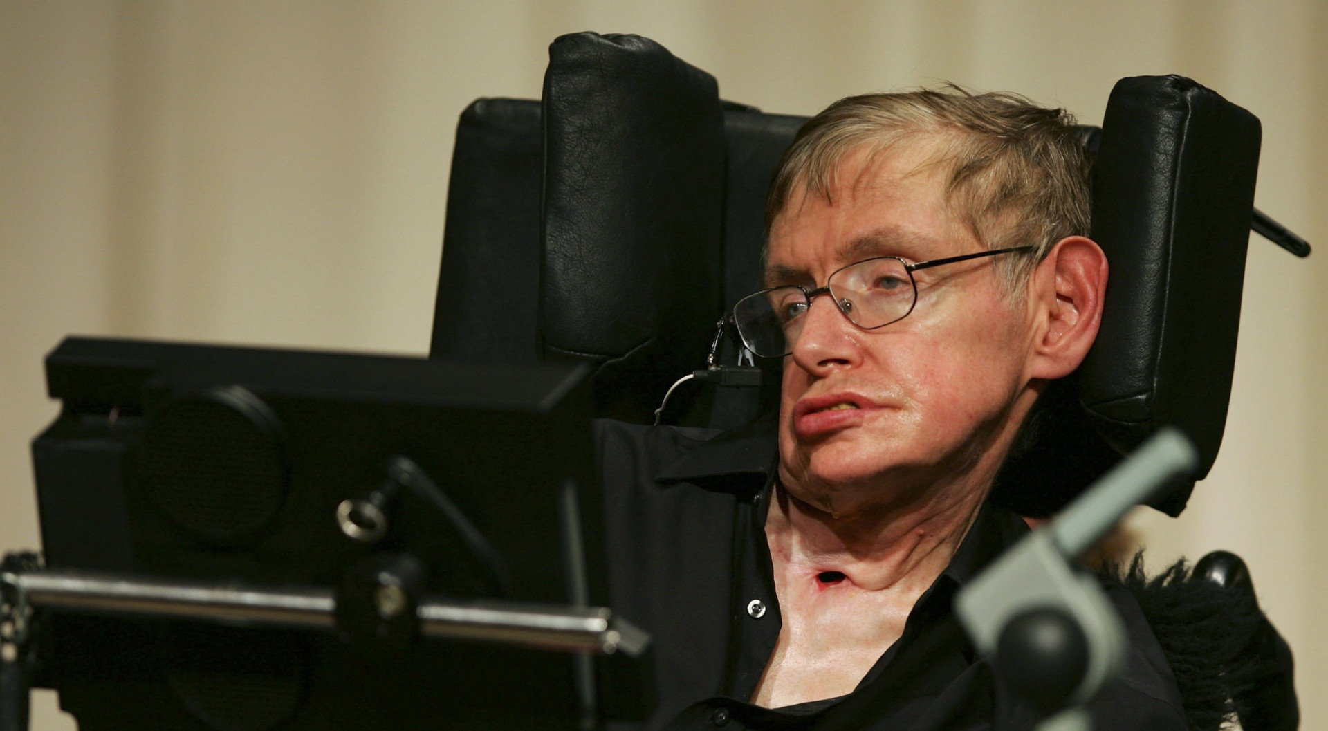 Stephen Hawking's predictions: are they coming true?