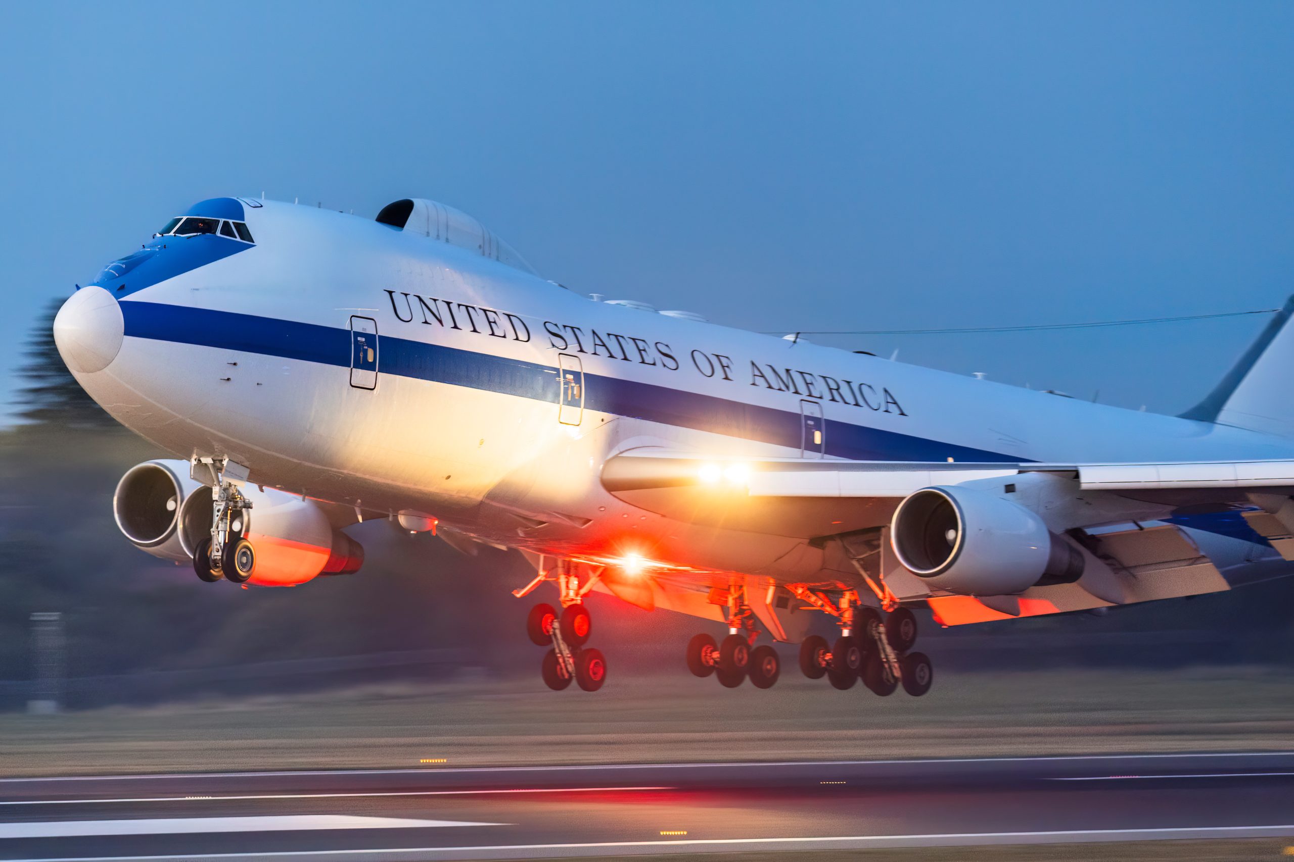 L’avion de l’apocalypse de Donald Trump : un vol mystérieux qui fait ...