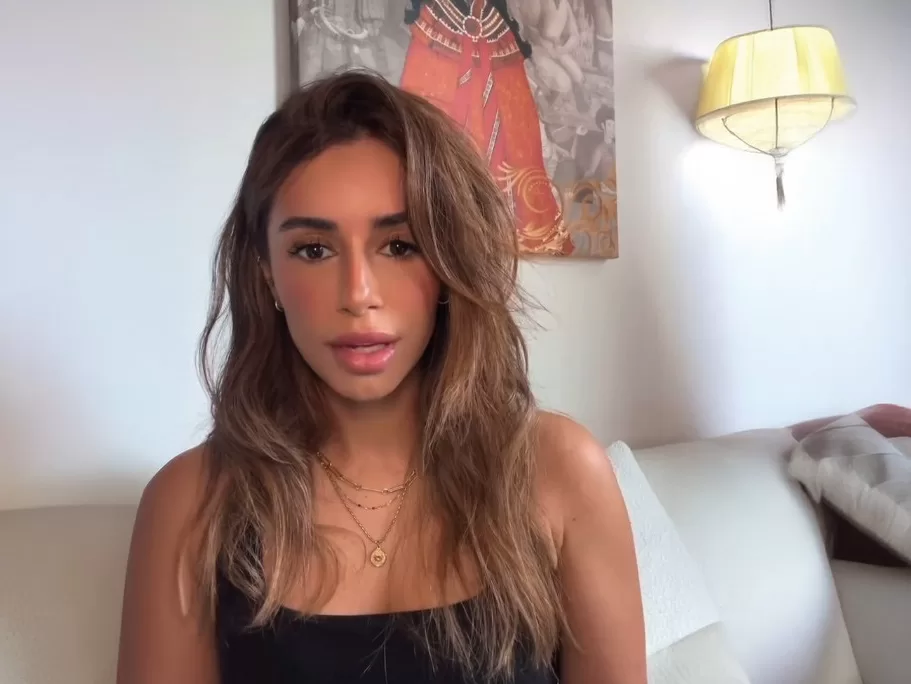 Elica Le Bon, l’iraniana che non dimentica il regime e accusa il ...