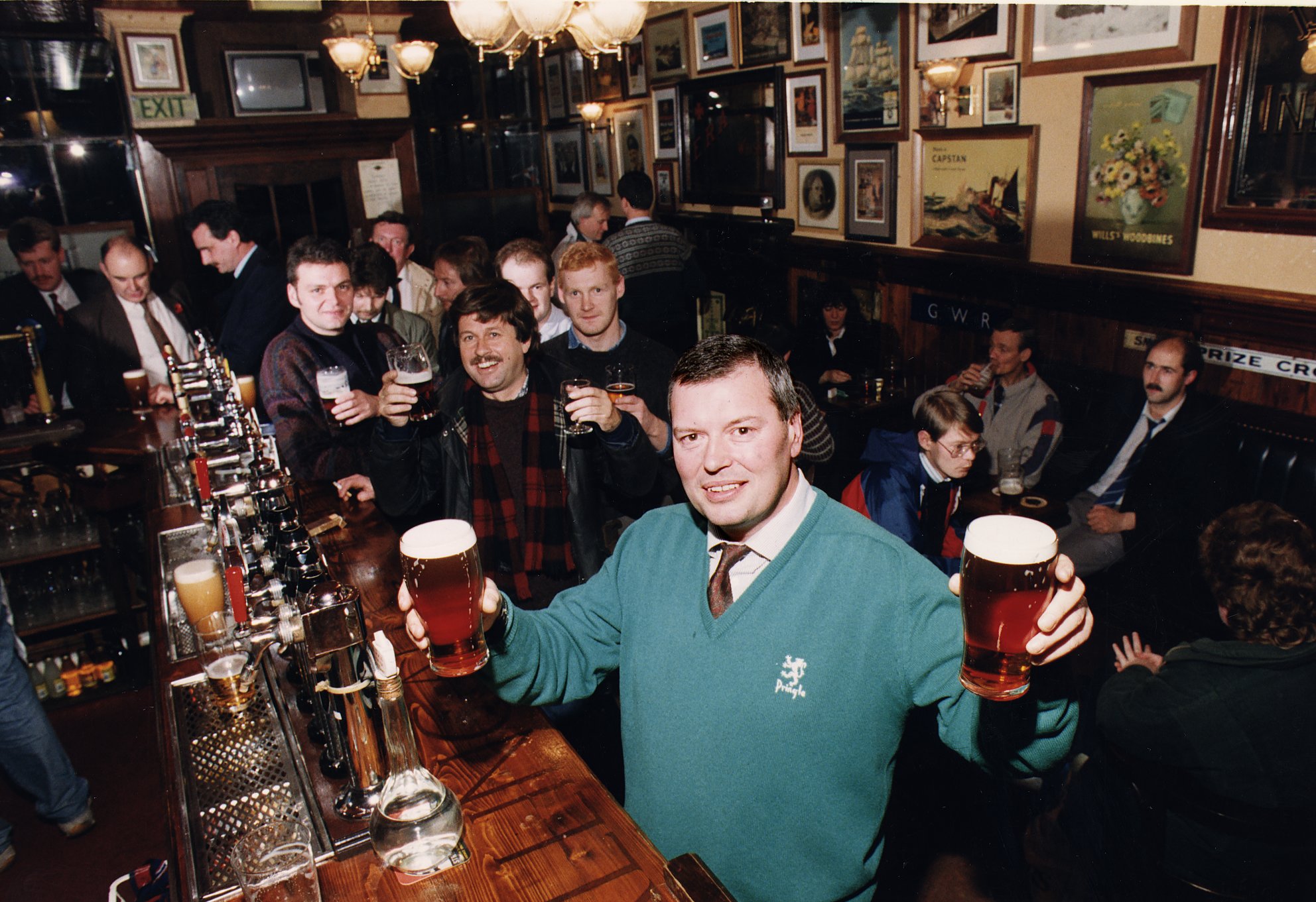 21 of the best photos capturing 90s vibes at Scotland's pubs and bars ...