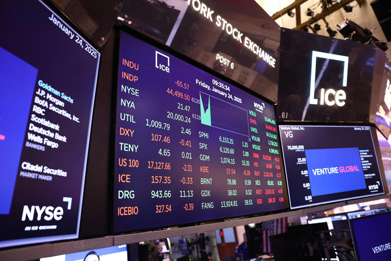 US stocks end mostly lower as investors weigh Trump's Iran plan, Fed ...