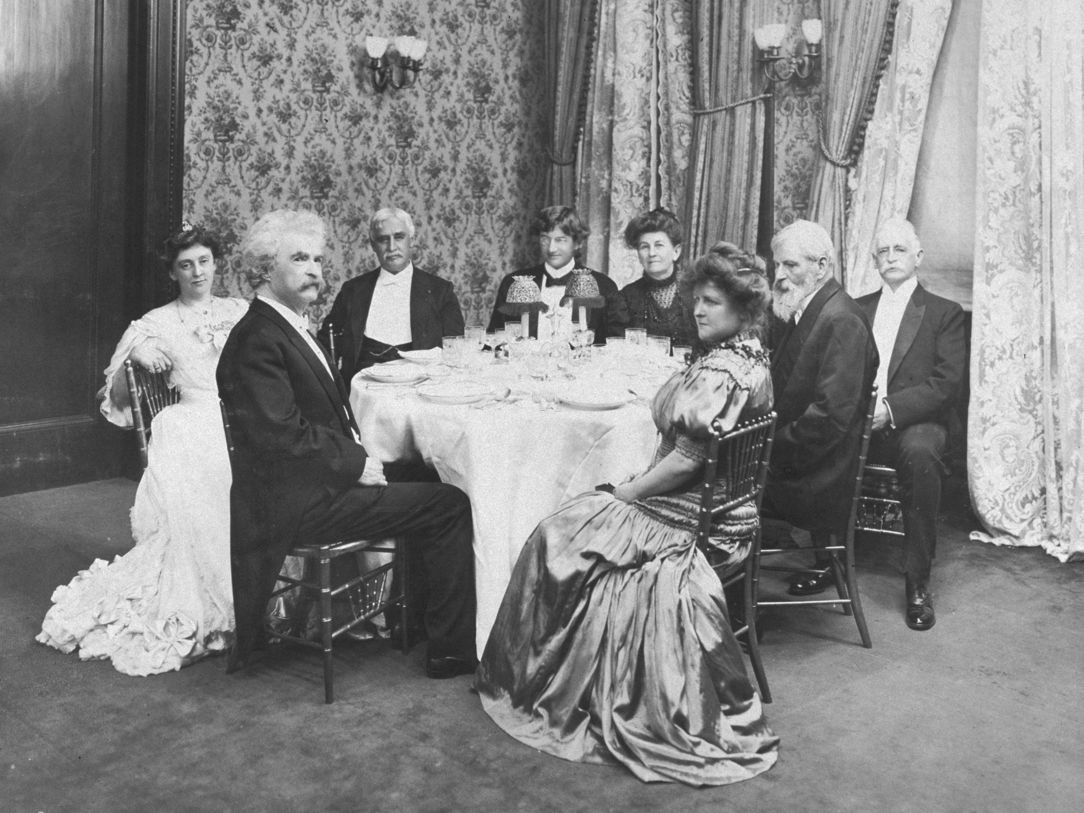 Mansions, parties, and fine dining: Vintage photos show how America's ...