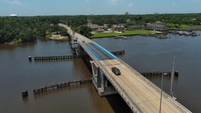 UPDATE: Popp’s Ferry Bridge reopens after being hit by tugboat overnight