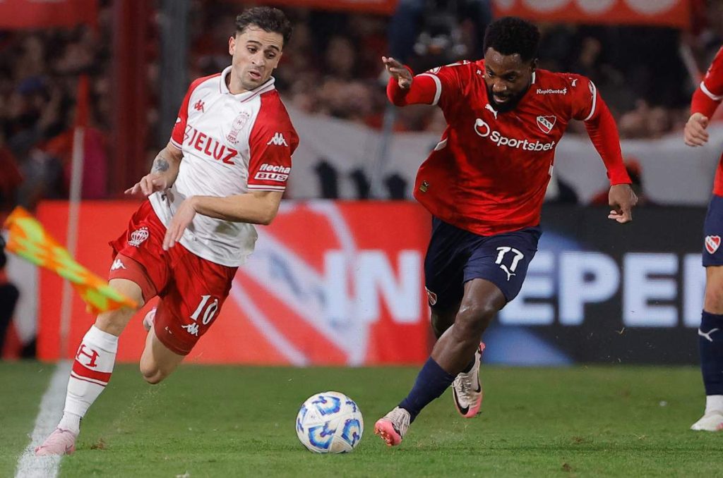 Pumas pagaría por el lateral izquierdo más caro de su historia