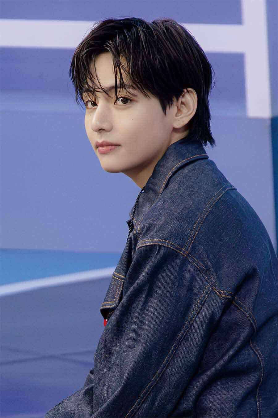 BTS' V Shares MAJOR Update About His Upcoming Projects