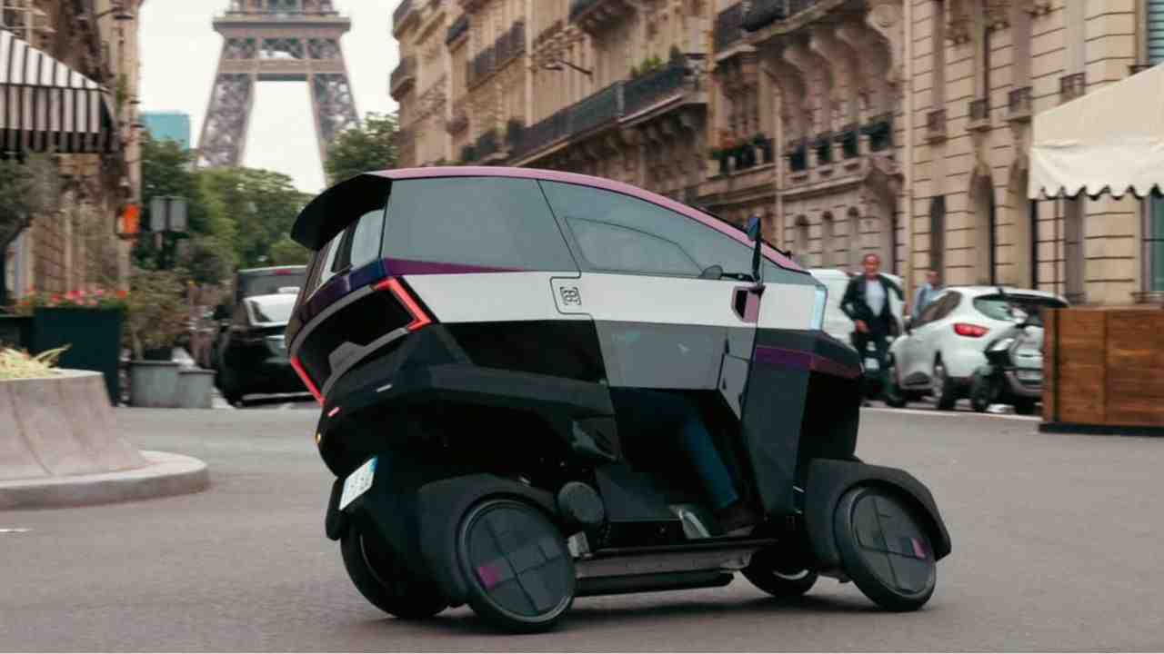 French microcar combines motorcycle agility with car safety