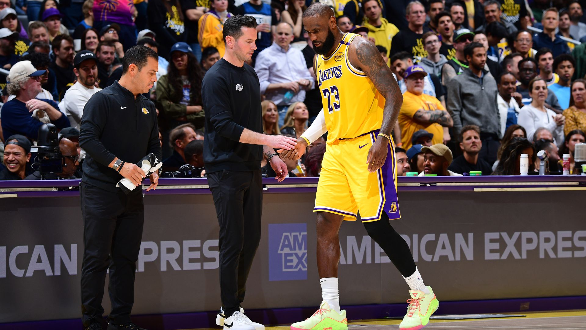 Will LeBron James’ knee injury affect his start to 2025-26 season?