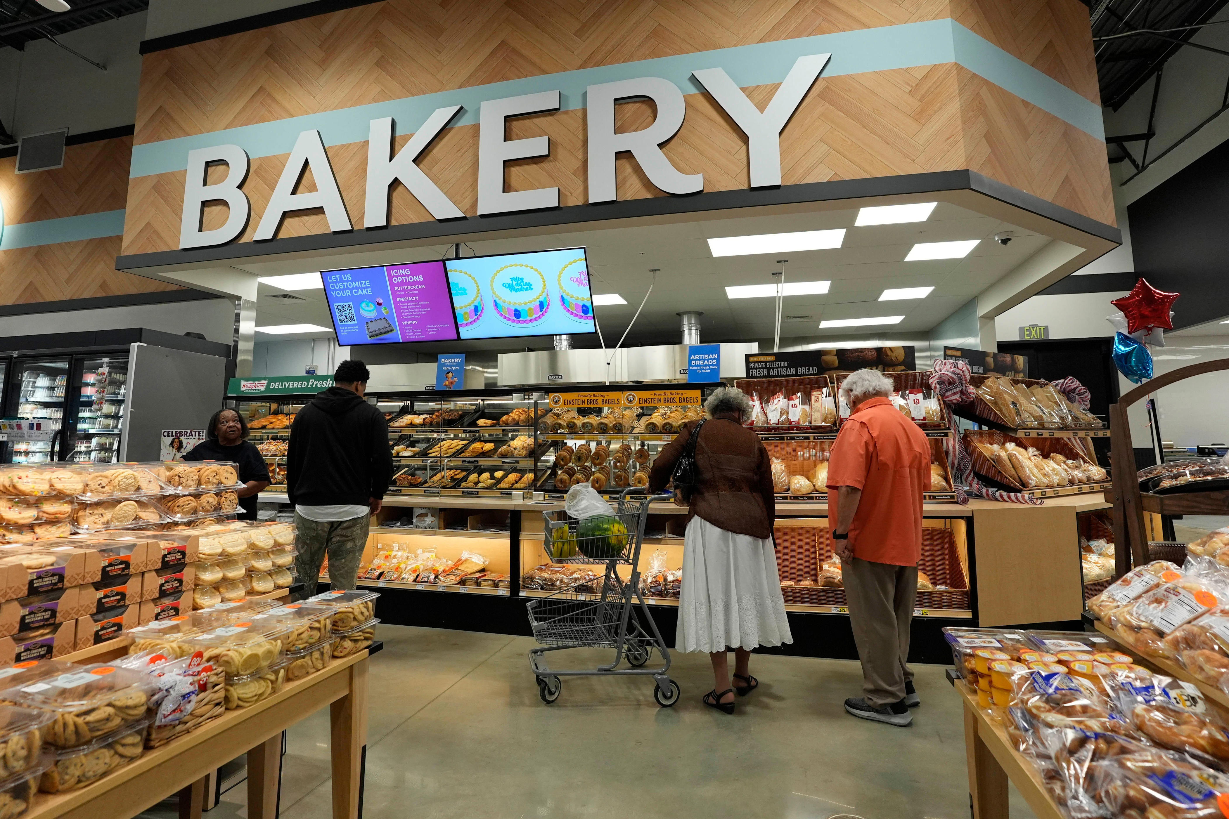 Kroger Juneteenth cakes go TikTok viral for lack of creativity: 'This ...